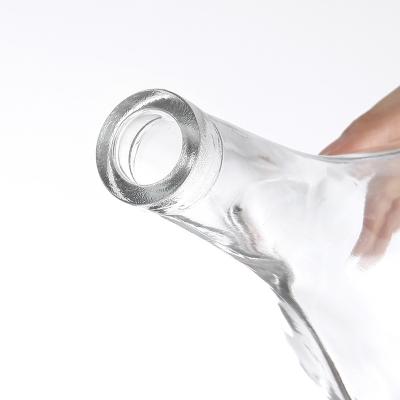 China Whiskey Bottle Cork 500ml 750ml 1000ml Made of Super Flint Glass for Customization for sale