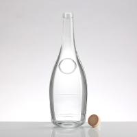China Whiskey Bottle Cork 500ml 750ml 1000ml Made of Super Flint Glass for Customization for sale