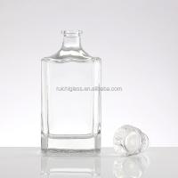 China Affordable 500 ml Screw Square Glass Bottles for Liquor and Whisky at Manufacture for sale