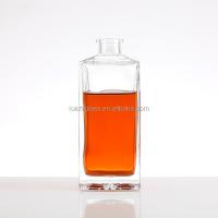 China Top Grade 500ml Whisky Glass Bottles with Cap Smooth and Sophisticated Design for sale