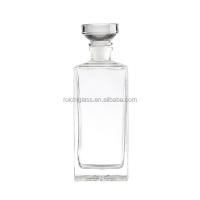 China Top Grade 500ml Whisky Glass Bottles with Cap Smooth and Sophisticated Design for sale