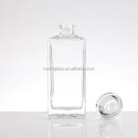 China Top Grade 500ml Whisky Glass Bottles with Cap Smooth and Sophisticated Design for sale