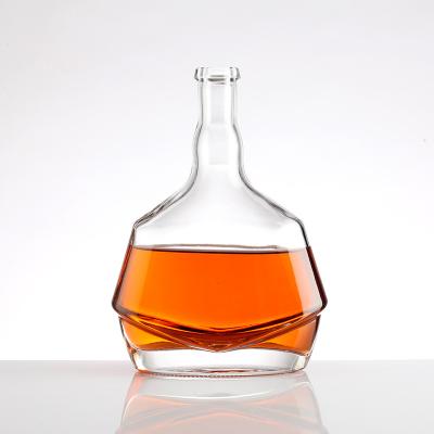 China end Unique Shaped Clear 500ml 700ml 750ml Whisky Glass Bottle for Beverage Industry for sale