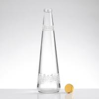 China Industrial Beverage Heavy Glass Tall Round 700ml Cork Whiskey Vodka Bottle with Cork for sale