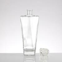 China Champagne Clear Glass Whisky Bottle with Cork 100ml 200ml 500ml 750ml Super Flint Glass for sale