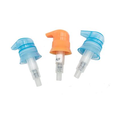 China Smooth Manual Cosmetic Plastic Lotion Pump Black for sale