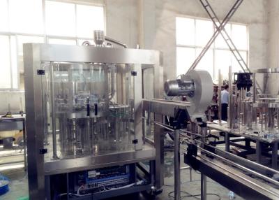 China Automatic Bottle Carbonated Drink Filling Machine Electric Driven Plastic Screw Cap for sale