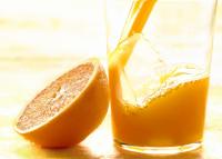 China PLC Control Fruit Juice Beverage Filling Line 14000 B/H High Capacity for sale