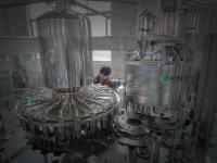 China 4 in 1 Carbonated Beverage Filler Machine , Water Filling Equipment for sale