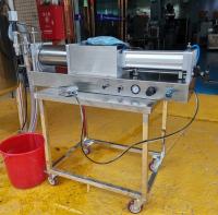China Coconut Water Quantitative Filling Machine Detergent Cleaning Agent Filling Machine for sale