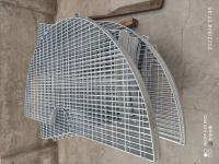 China Silver Special Shaped Steel Metal Grating Customized for sale
