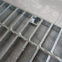 China Silver White T1 - T4 Steel Grate Stair Treads Customized for sale