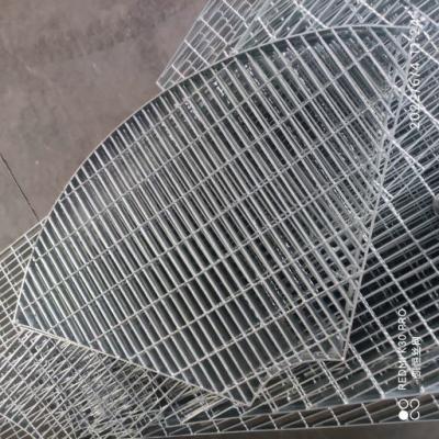 China Hot Dip Galvanized Carbon Steel Metal Grating Customized Special Shaped for sale