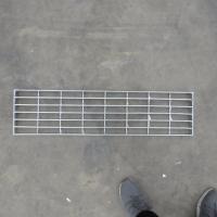 China T1 Steel Grate Stair Treads 30mm Bearing Bar Pitch Hot Dip Galvanized for sale