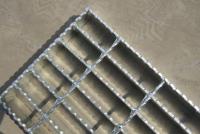 China T1 Steel Grate Stair Treads 30mm Bearing Bar Pitch Hot Dip Galvanized for sale