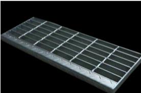 China T3 Steel Grate Stair Treads 30mm Bearing Bar Pitch Hot Dip Galvanized for sale