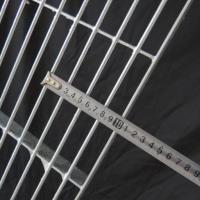 China Hot Dip Galvanized T4 Steel Grate Stair Treads 30mm Bearing Bar Pitch 100mm Cross Bar Pitch for sale