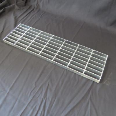 China Hot Dip Galvanized Carbon Steel Grate Stair Treads Type T1 25x5mm for sale