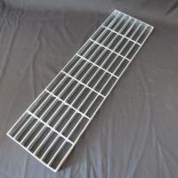 China Hot Dip Galvanized Carbon Steel Grate Stair Treads Type T1 25x5mm for sale