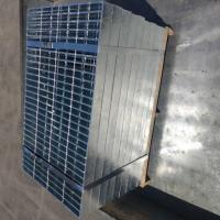 China Carbon Q235 Steel Metal Grating Bearing Bar Pitch 30mm Hot Dip Galvanized for sale
