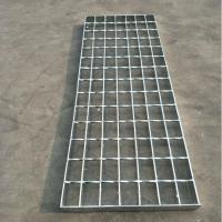 China Hot Dip Galvanized Steel Grate Stair Treads 30mm Pitch T1 Carbon Steel for sale
