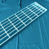 China Hot Dip Galvanized Steel Grate Stair Treads 30mm Pitch T1 Carbon Steel for sale