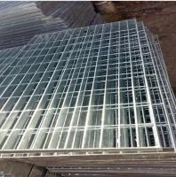 China Stainless Steel Metal Grating 30mm Bearing Bar Pitch 100mm Cross Bar Pitch for sale
