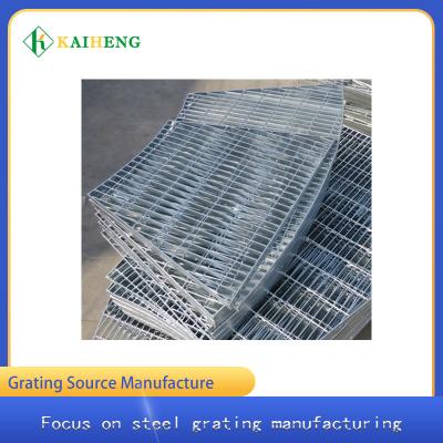 China ANSI NAAMM Galvanized Steel Walkway Grating Fan Shaped Custom Heavy Duty 25mm for sale