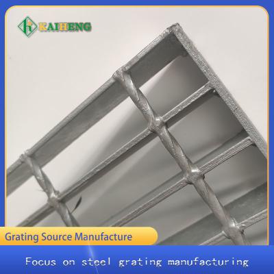 China Antiskid Silver White Galvanised Metal Grid bar grating For Refinery for sale