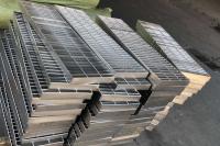 China Hot Dip Galvanized Steel Grating Cover Plate Drain Grate Q235 Carbon Steel 25mm for sale