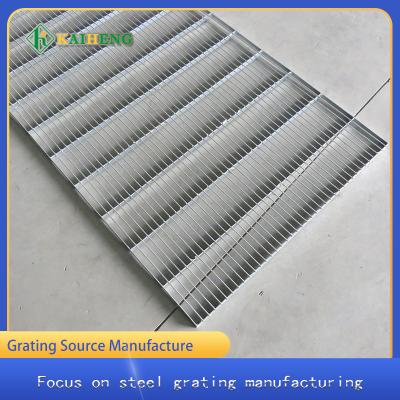 China Hot Dip Galvanized Steel Grid Floor Mesh for Dog Cage 1.0m x 2.0m 20mm x 150mm for sale
