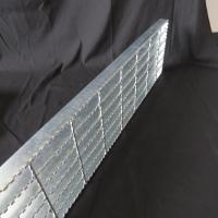 China Non Slip Steel Grate Stair Treads Ladder Step Plate for sale