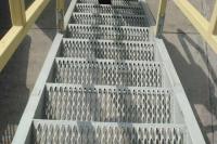 China Galvanized Steel Grating Treads 60mm Pitch Bearing Bars for sale