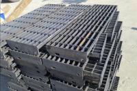 China Galvanized Steel Grating Treads 60mm Pitch Bearing Bars for sale