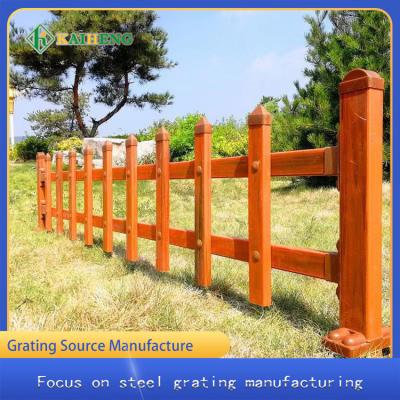 China PVC Lawn Welded Mesh Fencing 300-600mm Height Green Belt Border Fence Guardrail for sale