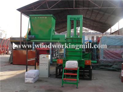 China Automatic packing machine press wood shavings into 20kg/bag for sale