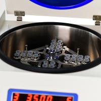 China Max. Speed 6000rpm Benchtop centrifuge Machine with Large Capacity 4*750ml for sale