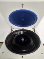 China Vertical Large Volume Blood Centrifuge For 75mm 100mm Collection Tubes With LCD Display for sale