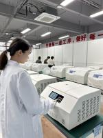 China Max Capacity 4x100ml Laboratory Centrifuge High-Speed Refrigerated Precision and Versatility for Labs for sale