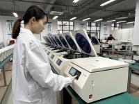 China Table Top Laboratory Centrifuge Machine with Max 4*750ml Capacity 6080xg RCF and 1 Year Warranty for sale