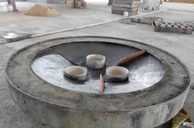 China Installation Lowers Labor Cost Chrome Based Neutral Ramming Mass Lining Material For Induction Furnace Customization On Request For Specific Shapes for sale