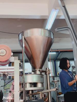 China Taichuan Sunflower Seeds Puffed Food Cheese Ball Packing Machine for sale