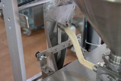 China 99% high accuracy Autompatic tomato ketchup /fruit juice/Water/cookies oil packing machine for sale