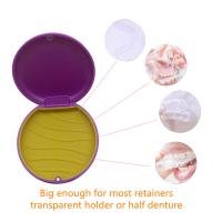 China Orthodontic Dental Retainer Container Colorful With 1 Silicone Pad for sale