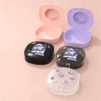 China Magnetic Durable Dental Retainer Box With Mirror Ventilation Holes for sale