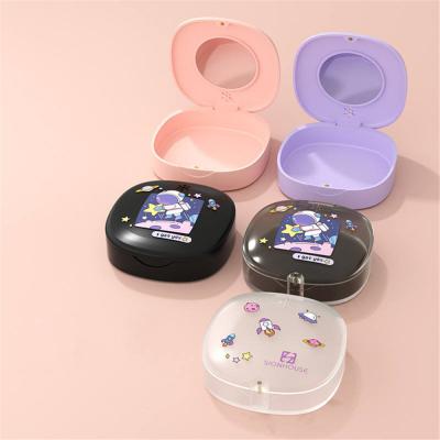 China Magnetic Durable Dental Retainer Box With Mirror Ventilation Holes for sale