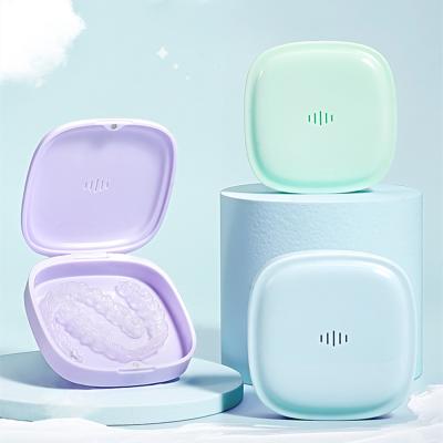 China Square Shape Dental Retainer Box , Magnetic Brace Retainer Case With Vent Holes for sale