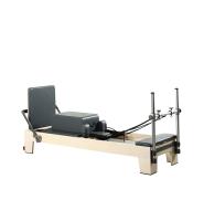 China Adjustable Maple Wood Pilates Reformer U+PL001G with Ergonomic Carriage for sale