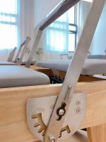 China Oak Frame Pilates Reformer U+PL006 with Full Track Resistance Training Equipment for sale