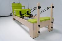 China U+PL001M Wooden Pilates Equipment Maple Pilates Reformer Adjustable with Aluminum Alloy Guide Rail for sale